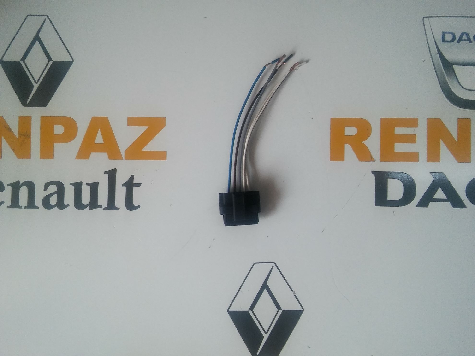 Renpaz Renault Yedek Parca. RENAULT MEGANE II FAR SOKETİ - MEGANE 2 FAR ...