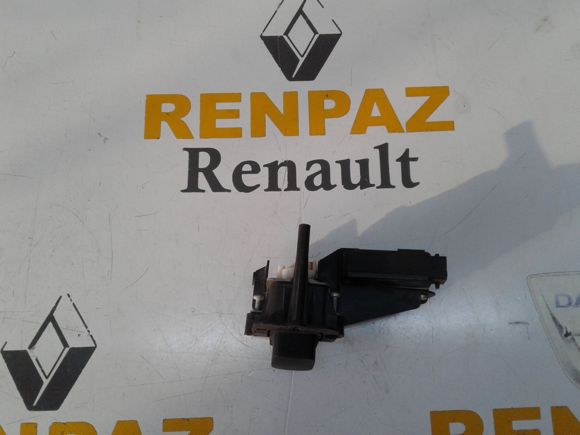 Renpaz Renault Yedek Parca. TRAFİC 2-3/VİVARO BAGAJ KİLİDİ MOTORLU VALEO 842255 - 8200102185