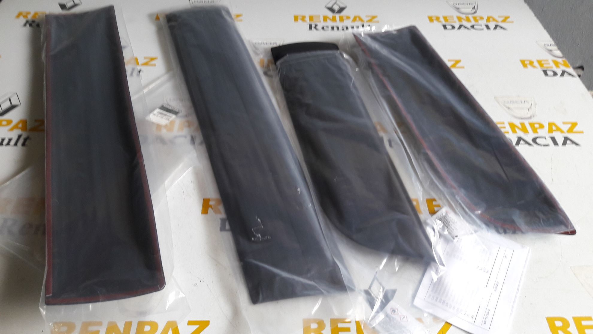 Renpaz Renault Yedek Parca. DACİA DUSTER KAPI BANDI TAKIMI 808725725R